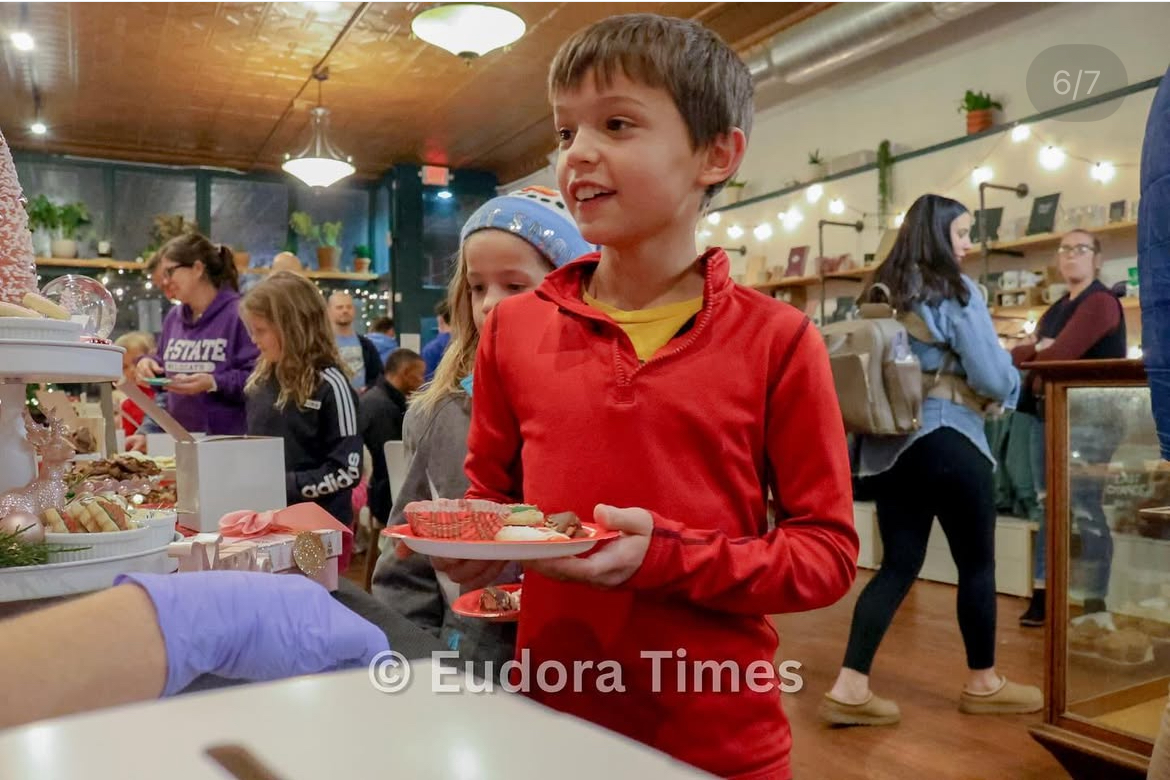 Our holiday cookie contest is back. Meet the bakers. – The Eudora Times